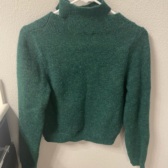 Zara | Sweaters | Zara Crop Emerald Green Sweater With Neck Detail ...